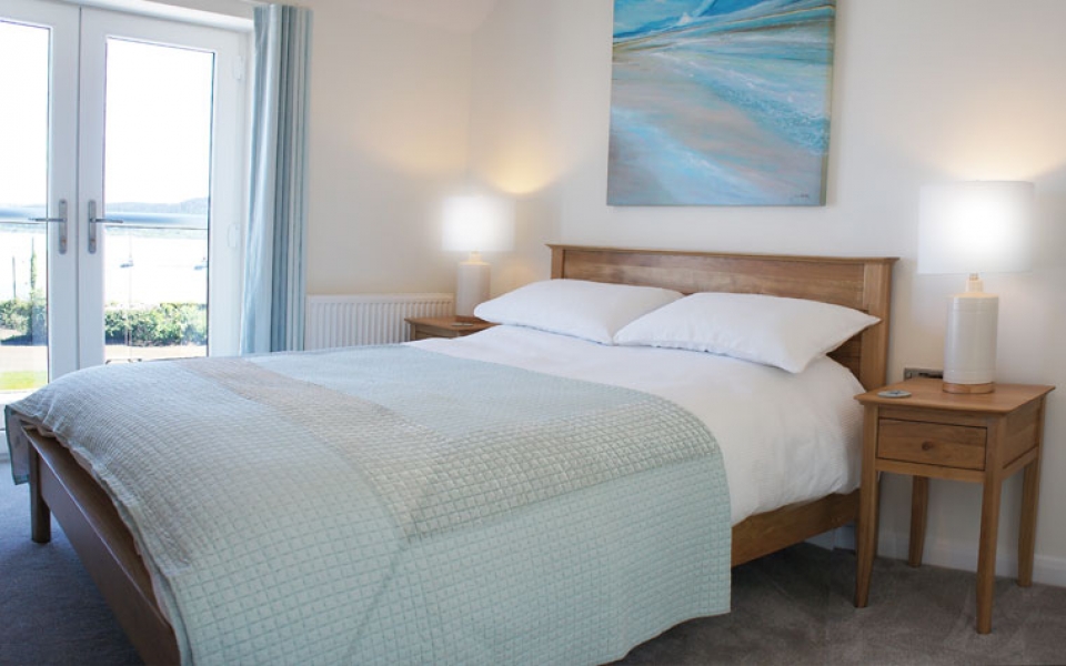 Luxury Cottages Anglesey - Sea Views on Anglesey - Porthllogdy Farm